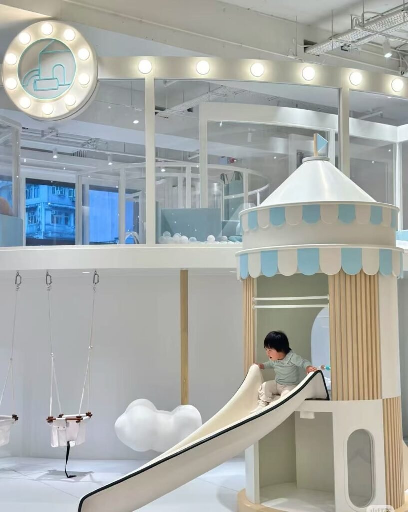 Space-Themed Play Cafe Parent Lounge Design | KoalaPlay